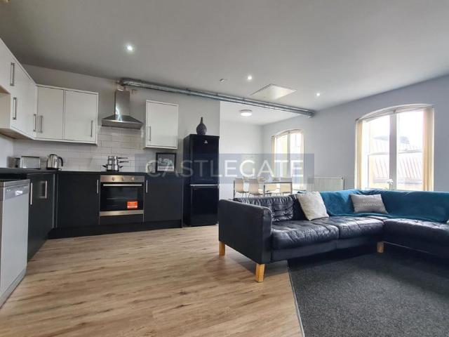 Threadworks, Threadneedle Street, Huddersfield HD1, Room to rent, £435 pcm | PrimeLocation