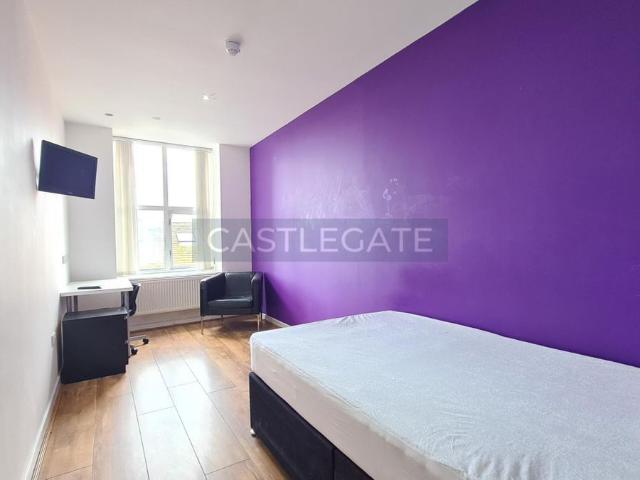 Threadworks, Threadneedle Street, Huddersfield HD1, Room to rent, £550 pcm | PrimeLocation