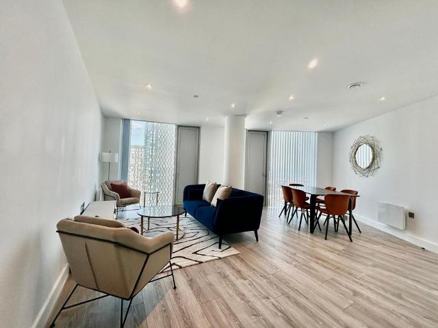 Three60, Manchester, M15 3 bed apartment to rent £2,700 pcm £623 pw