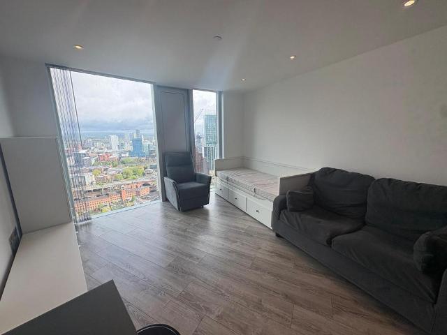 Three60, Silvercroft Street, Manchester 1 bed apartment to rent £1,550 pcm £358 pw