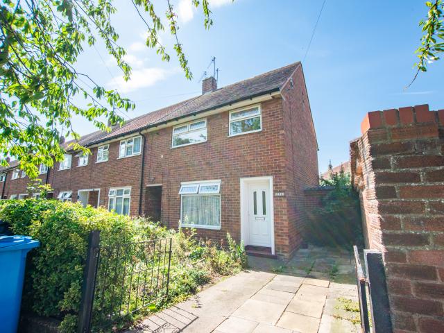 Three bed end terrace house off Holderness Road now available to let