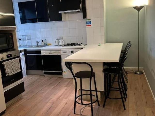Three bed flat perfect for students