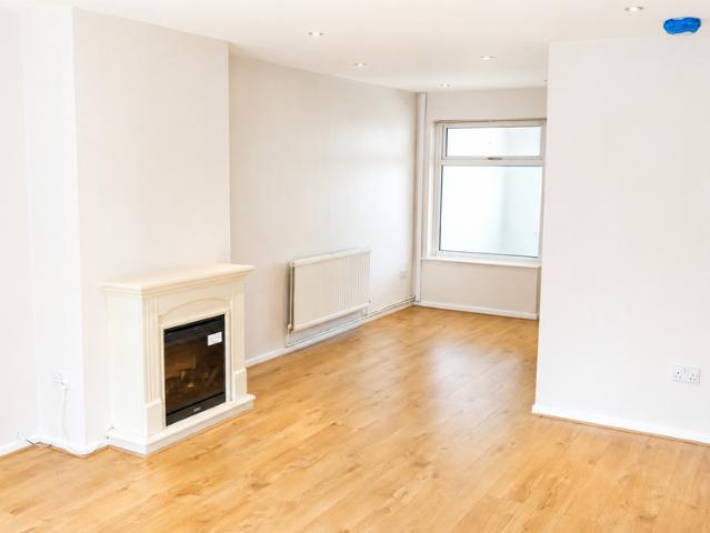 Three bed semi detached house to let in Basingstoke – Town centre location