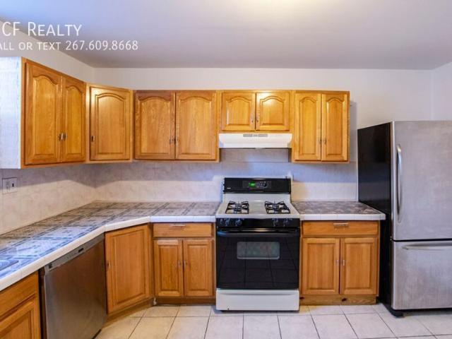 Three Bed Port Richmond Rowhome