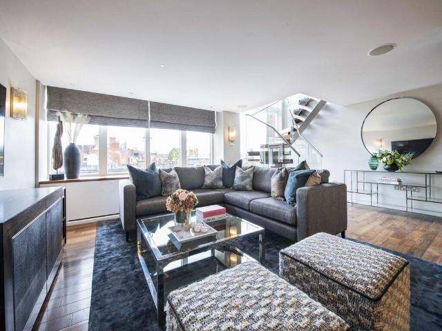 THREE BEDROOM APARTMENT TO LET, YOUNG. 3 bed penthouse to rent £27,083 pcm £6,250 pw