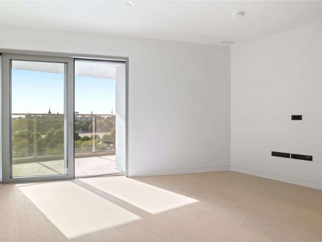 Three bedroom apartment with a balcony offering breath taking views across London’s iconic skyline