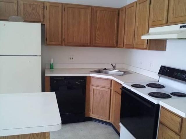 Three Bedroom Apartment in Brownsville, Asking Only $820/Month