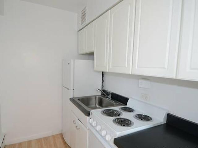Three Bedroom Apartment in Mountain View, Asking Only $1,000/Month