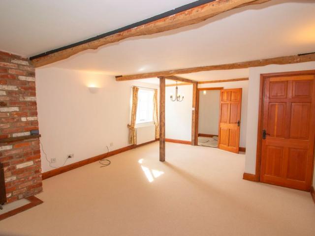 Three Bedroom CHARMING & RENOVATED cottage. NEW kitchen with integrated appliances, NEW flooring and NEW oil fired boiler