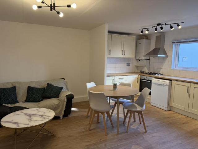 Three bedroom flat in Muswell Hill