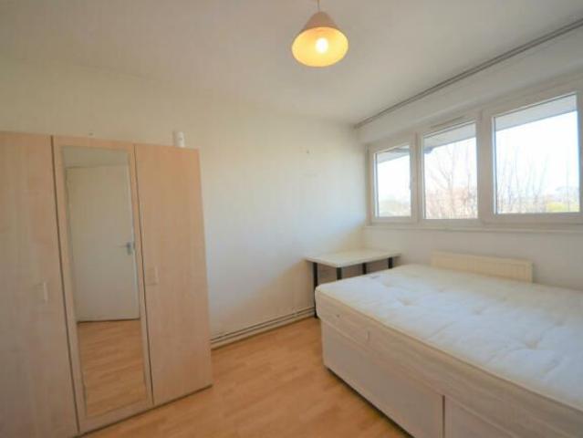 Three Bedroom Flat to Let in Islington