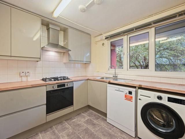 Three Bedroom Flat to Rent W10 Zone 2 Great Locati