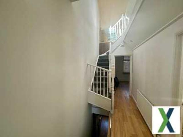 Three Bedroom Flat to Rent in Harrow HA3