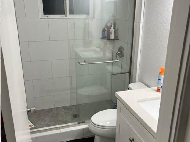 Three bedroom house, quiet and hidden neighborhood