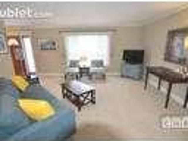 Three Bedroom In Milwaukee Suburbs West