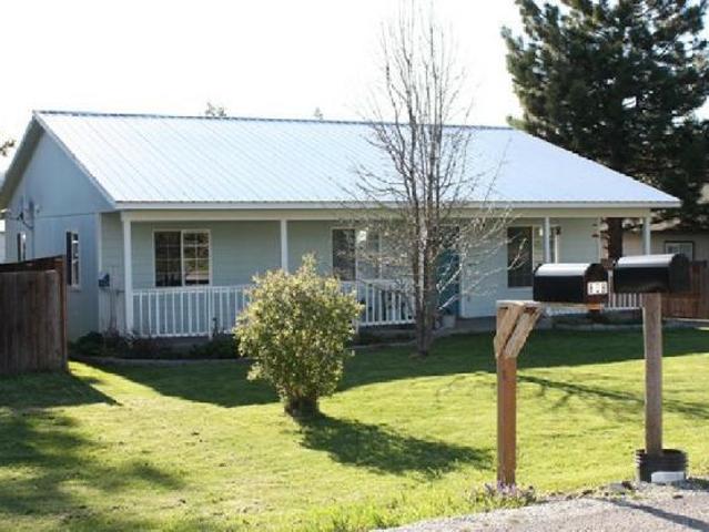 THREE BEDROOM RANCHER IN TOWN