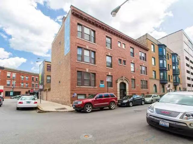 THREE BEDROOM RENOVATED. DEP 2849 N Orchard
