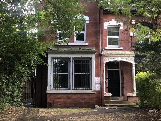 Three bedroom student flat situated in Hyde Park