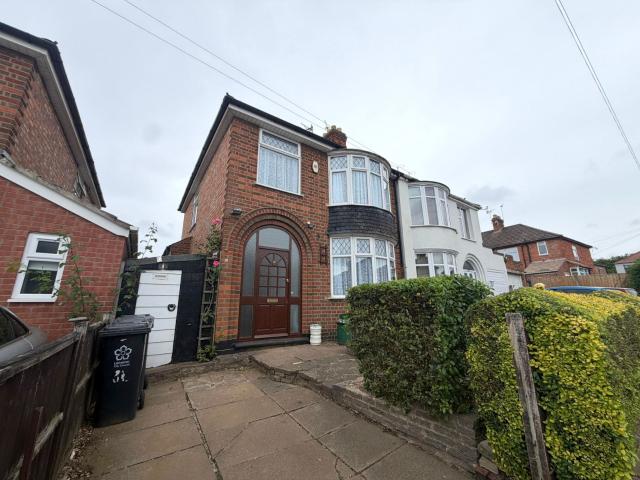Three Bedroom Semi Detached House on Sudeley Avenue