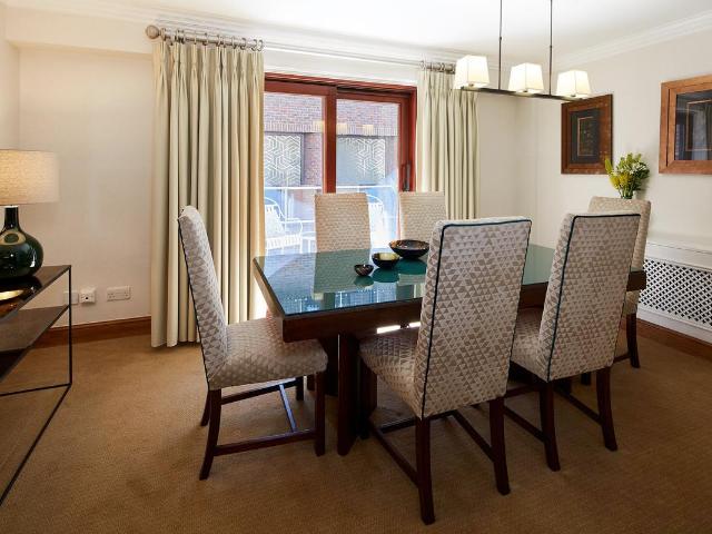 Three Bedroom Townhouse in Knightsbridge with Premium Amenities and 24/7 Concierge