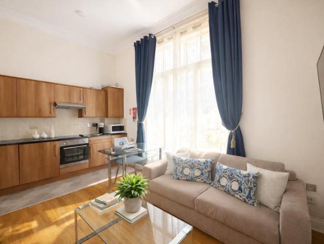 Three Bedrooms and Two Bathrooms Flat with AC