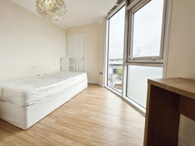 Three Bedrooms Apartment