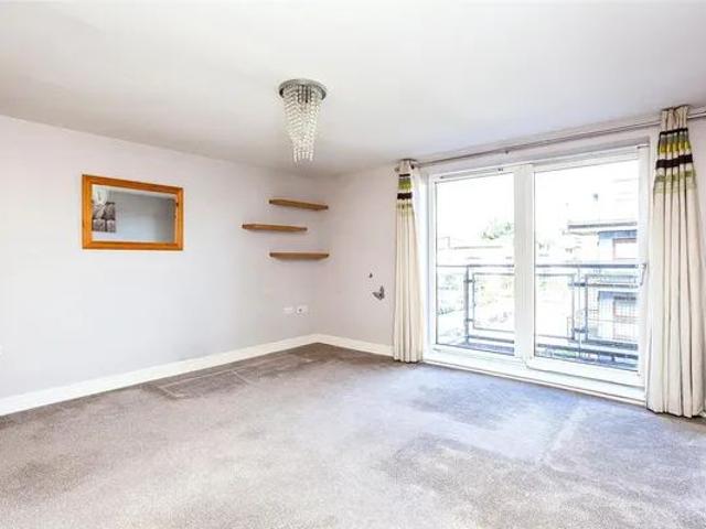 Three Bridges 1 bedroom flat to rent