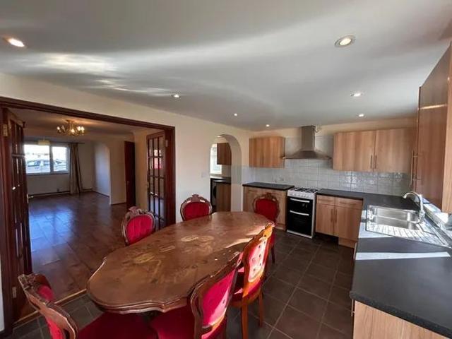 Three Bridges 3 bedroom semi detached house to rent