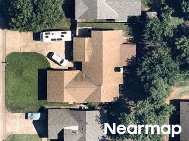 Three Oaks Dr