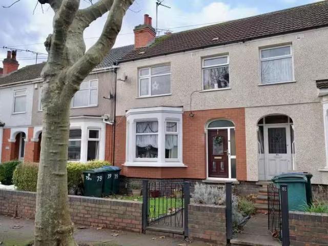 Three Spires Avenue, Coventry, CV6 3 bed terraced house for sa.