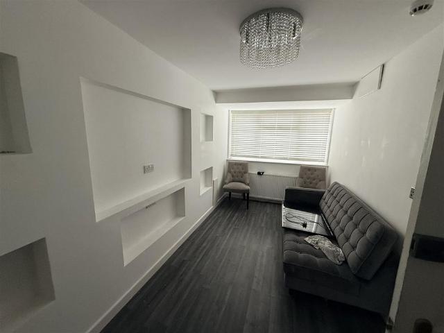 Threxton Place, Bolton