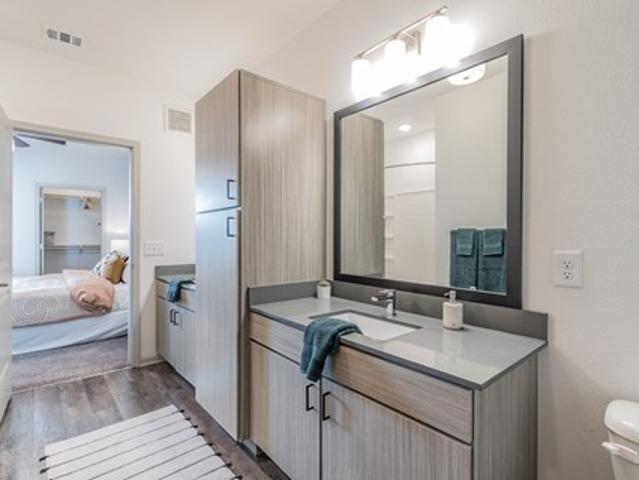 Thrive Luxury Apartments Asher