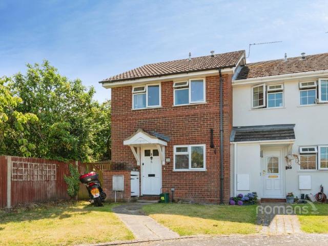 Throgmorton Road, Yateley, GU46 2 bed terraced house to rent £1,550 pcm £358 pw