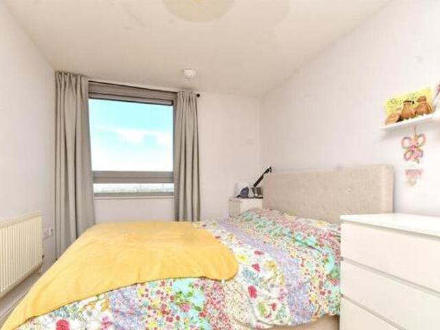 Throwley Way, Sutton, 2 Bedroom Flat