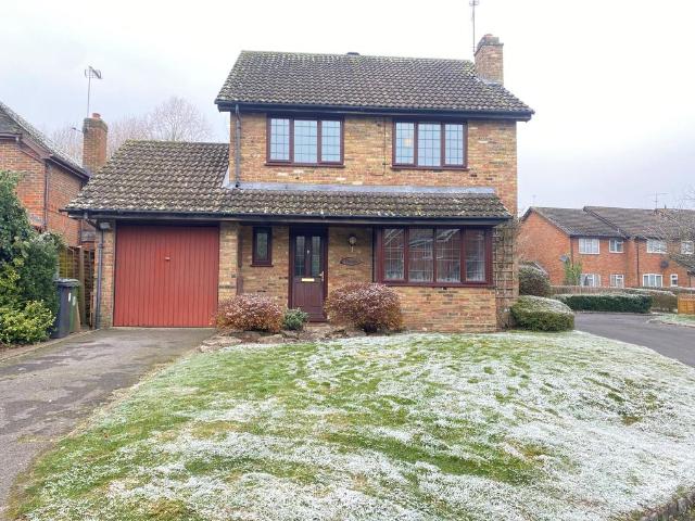 Thumwood, Chineham RG24 4 bed detached house to rent £2,300 pcm £531 pw
