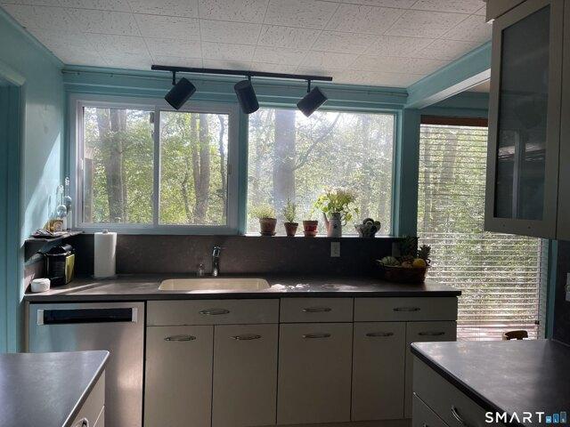 Thunder Hill Dr, Stamford, Home For Sale