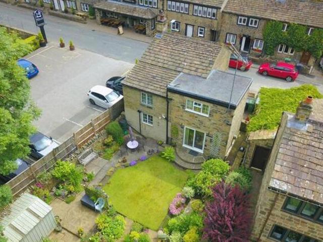 Thunderbridge Lane, Kirkburton, 3 Bedroom Detached