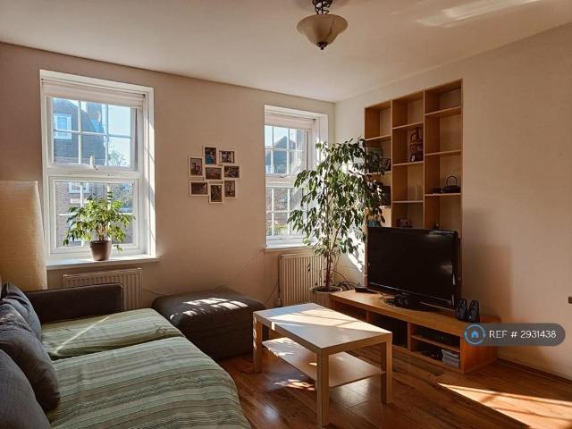 Thurbarn Road, London, SE6 2 bed flat to rent £1,650 pcm £381 pw