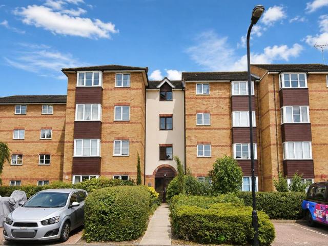 Thurlow Close, Highams Park, London E4, 1 bed property to rent, £1,250 pcm | PrimeLocation