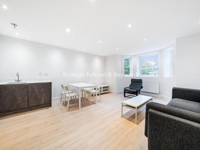 Thurlow Park Road, London, SE21 3 bed flat to rent £3,300 pcm £762 pw