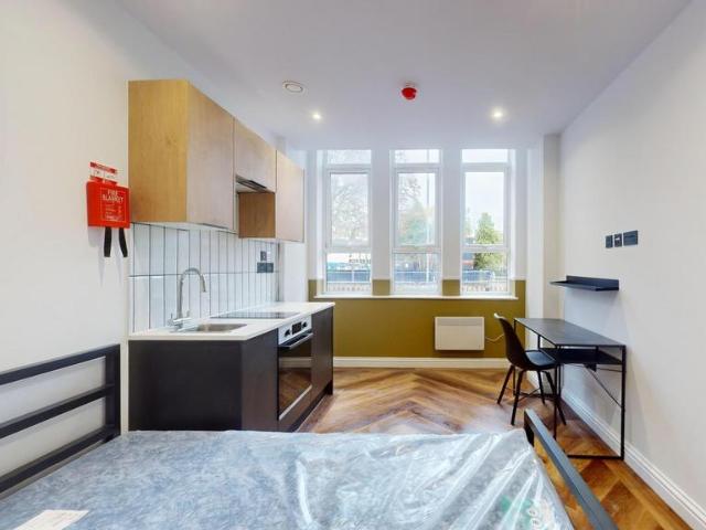 Thurloe Street, Manchester M14 1 bed flat to rent £1,018 pcm £235 pw