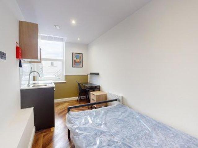 Thurloe Street, Manchester M14, Room to rent, £906 pppm | PrimeLocation