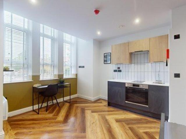 Thurloe Street, Manchester M14, Room to rent, £906 pppm | PrimeLocation