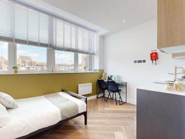 Thurloe Street, Manchester M14, Room to rent, £906 pppm | PrimeLocation