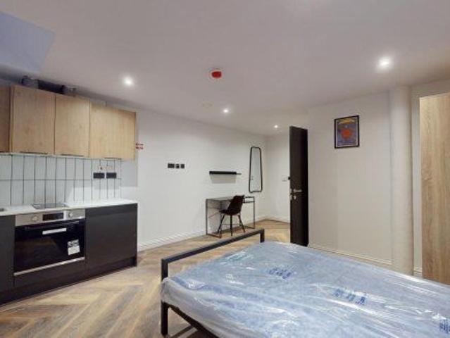 Thurloe Street, Manchester M14, Room to rent, £906 pppm | PrimeLocation