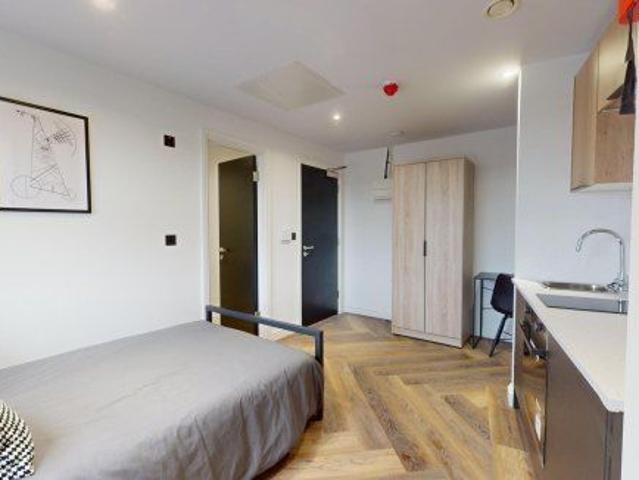 Thurloe Street, Manchester M14, Room to rent, £906 pppm | PrimeLocation