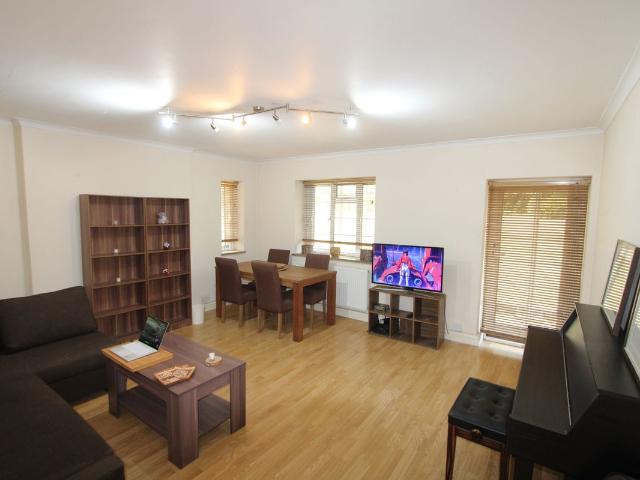 Thurlby Croft, Mulberry Close, London NW4, 1 bed flat to rent, £1,450 pcm | PrimeLocation