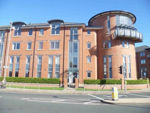 Thursfield Court, Chester CH1, 2 bed flat to rent, £1,100 pcm | PrimeLocation