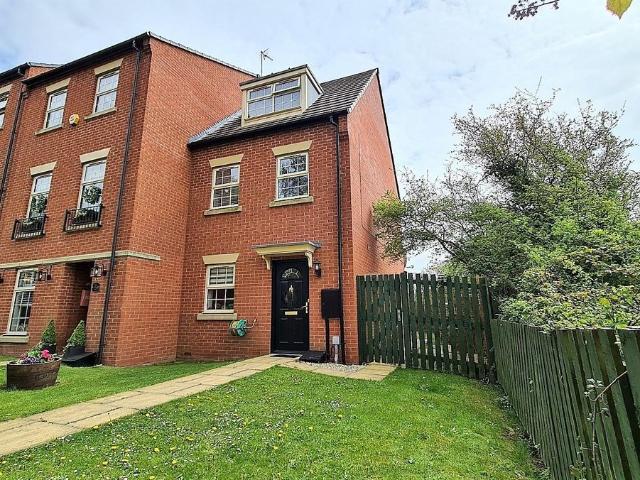 Thwaite Close, Great Oakley, Corby NN18, 3 bed end terrace house to rent, £1,250 pcm | PrimeLocation