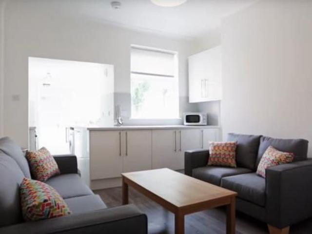Thyra Grove, Beeston, Nottingham NG9, 5 bed shared accommodation to rent, £1,995 pcm | PrimeLocation
